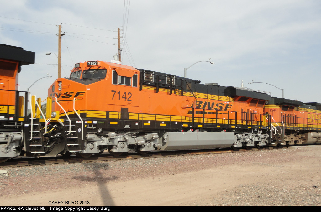 BNSF 7142
